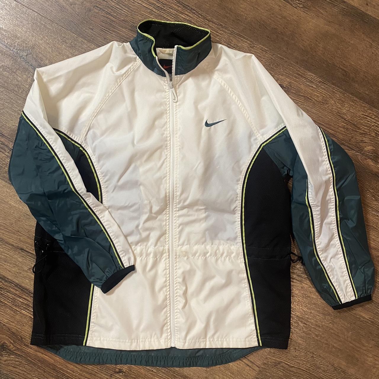 Vintage Nike Windbreaker Women’s medium 8/10 Runs... - Depop