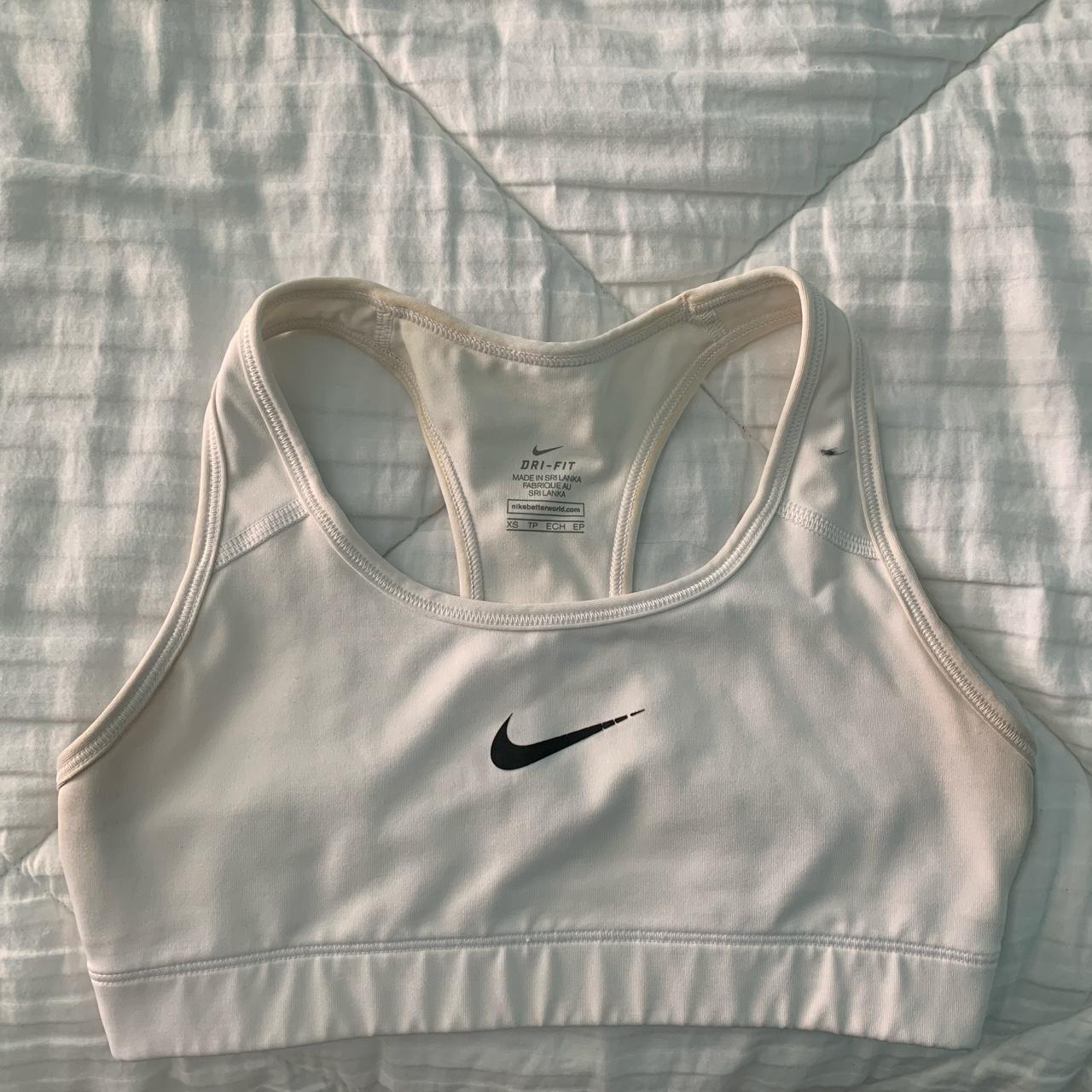 xs white nike sports bra - Depop