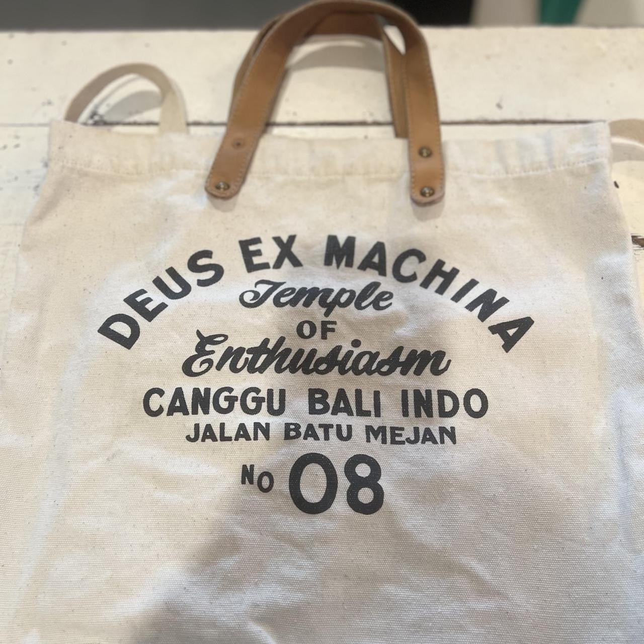 Deus Ex Machina canvas bag with logo. 2 internal... - Depop
