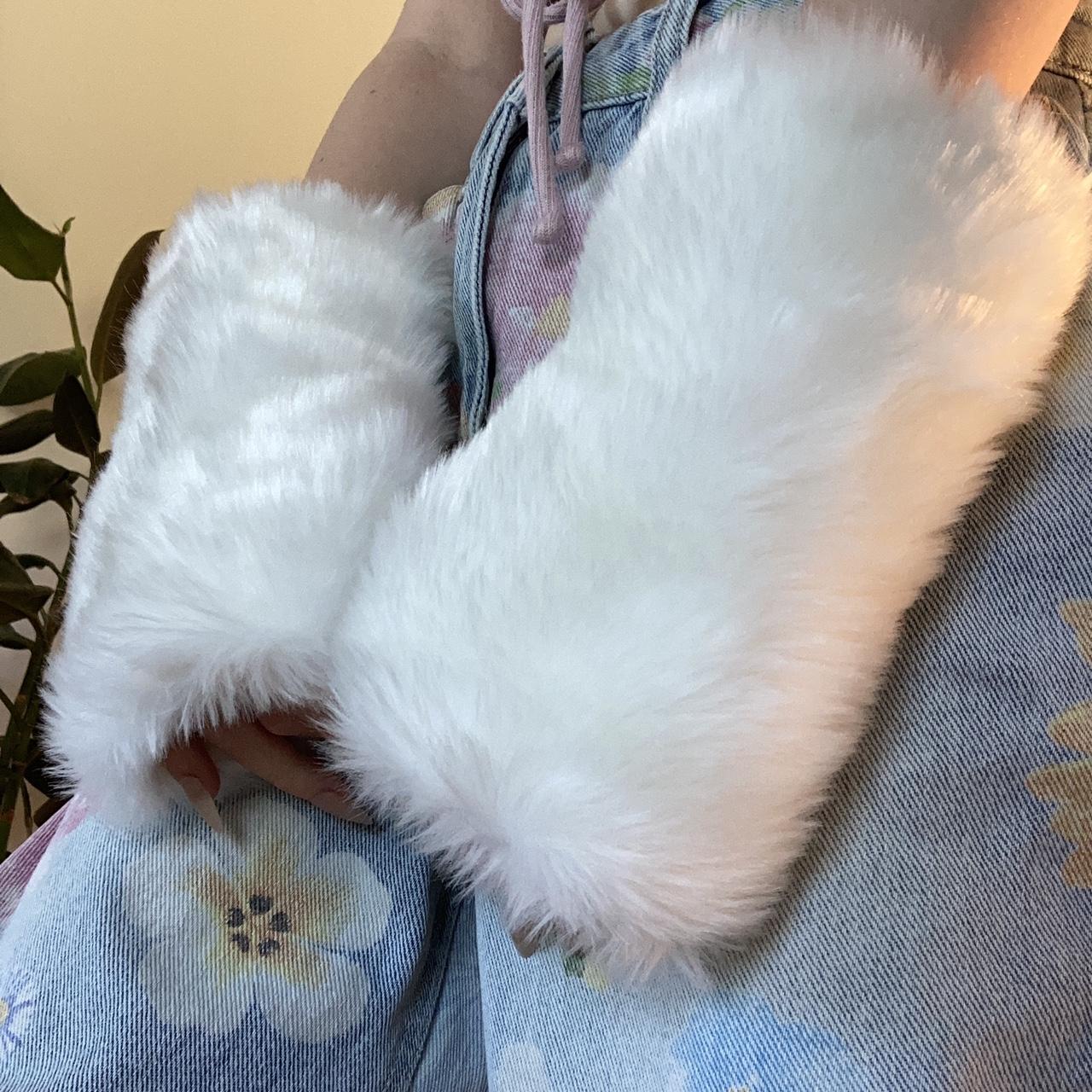 puffy fuzzy gloves with thumb holes - Depop