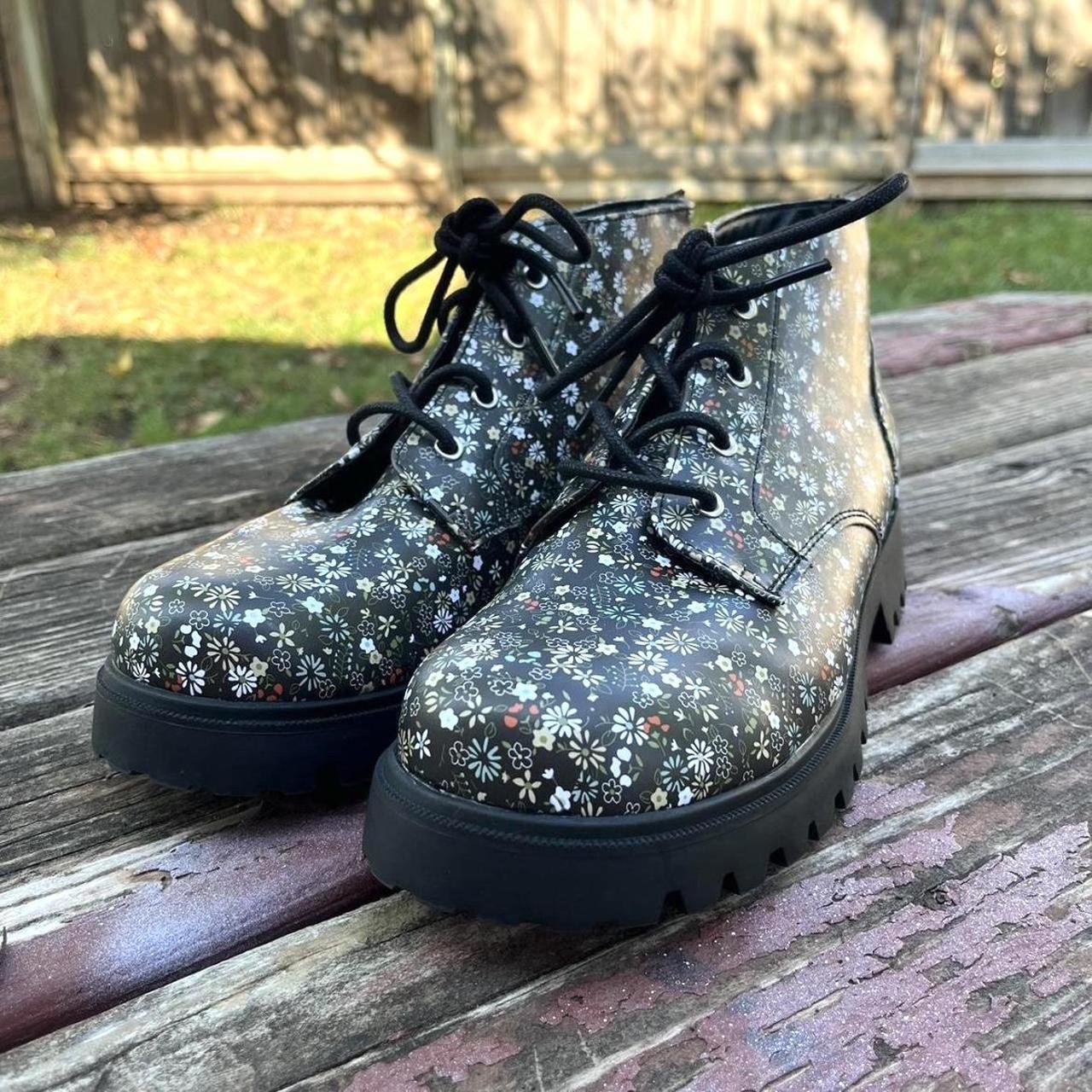 floral combat boots size 8 1/2 women’s combat... - Depop
