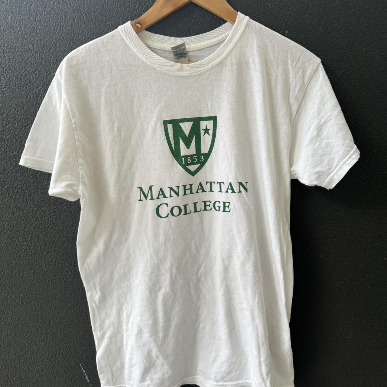 Manhattan College tee Nice piece Size in CM 47x68 - Depop