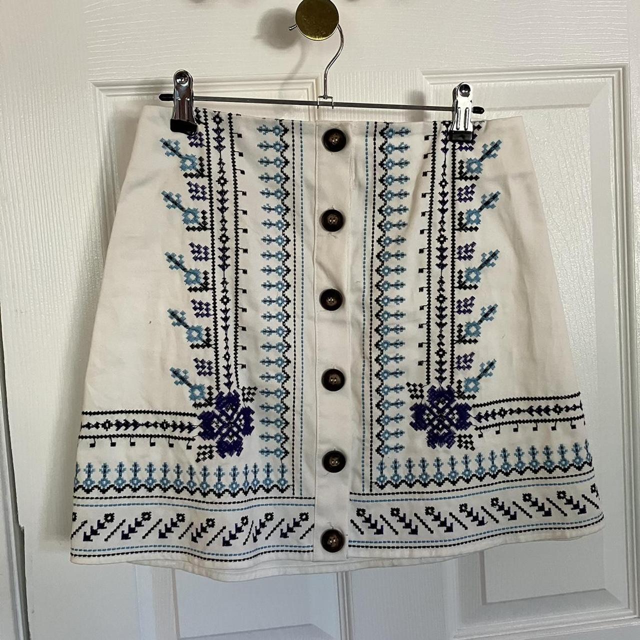 embroidered white skirt from francesca’s - Depop