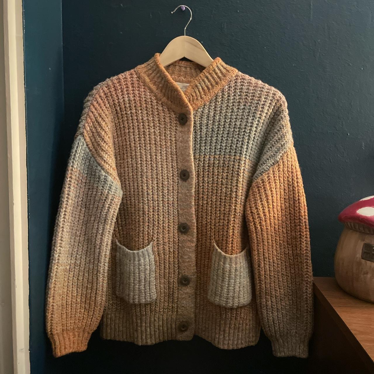 Knit cardigan - Depop