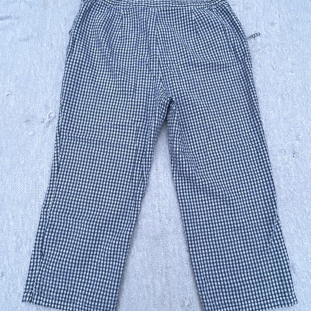 Basic Editions Womens Capris Size 12 Cotton... - Depop