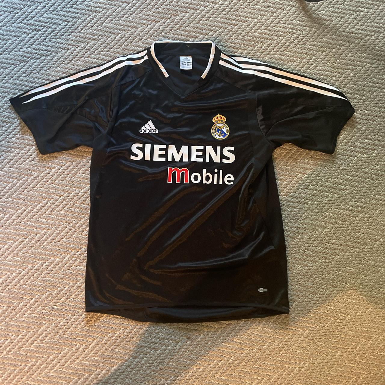 retro real madrid r9 jersey - Depop