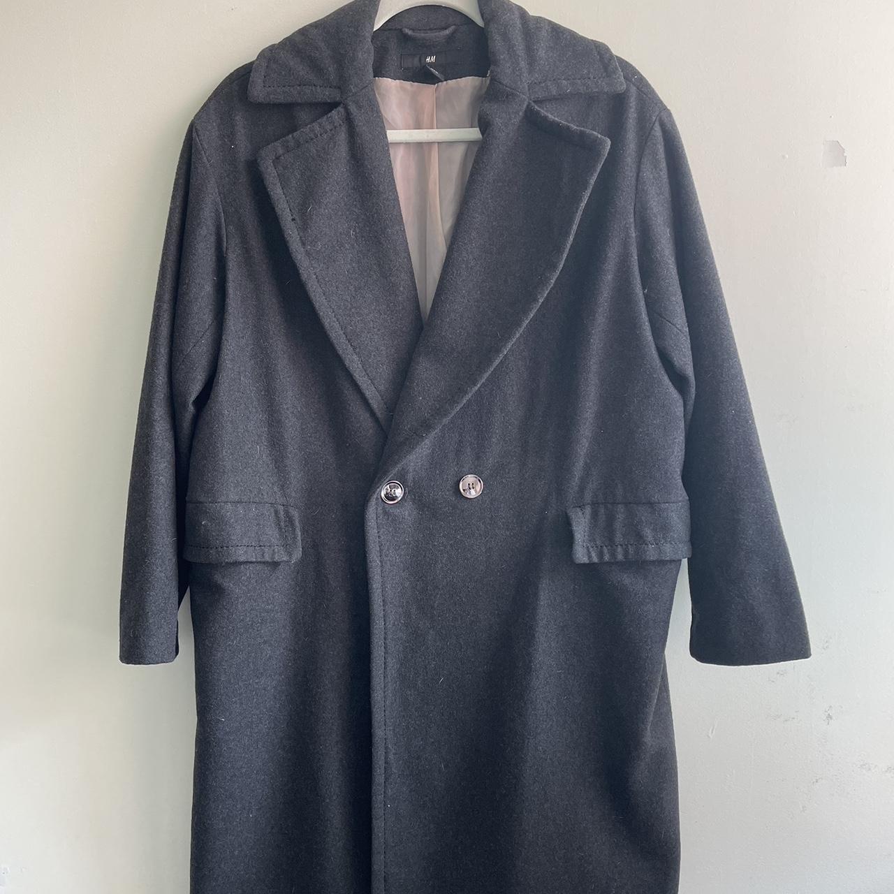 Size 6 H&M coat. Preloved item, slight pilling... | Depop