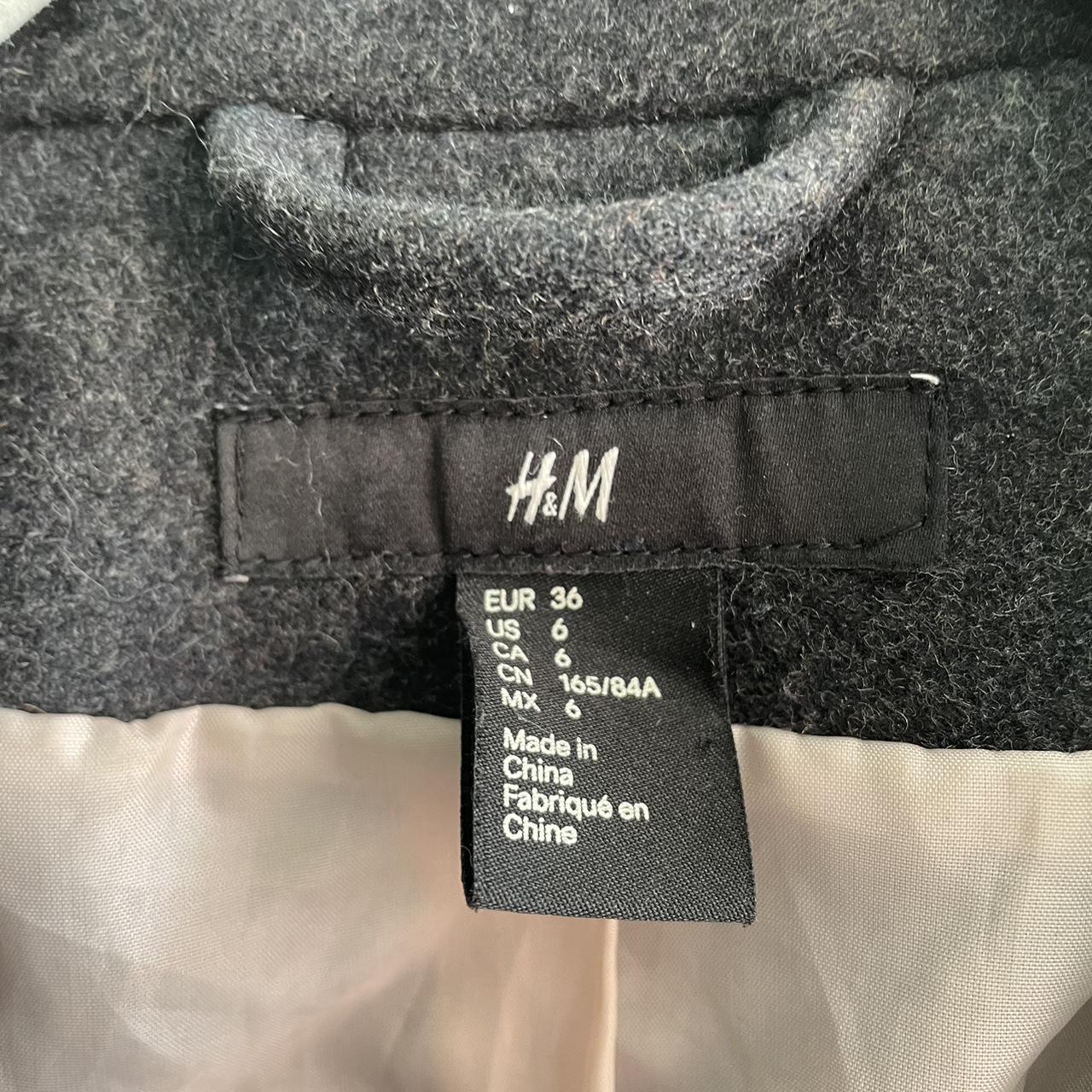 Size 6 H&M coat. Preloved item, slight pilling... | Depop