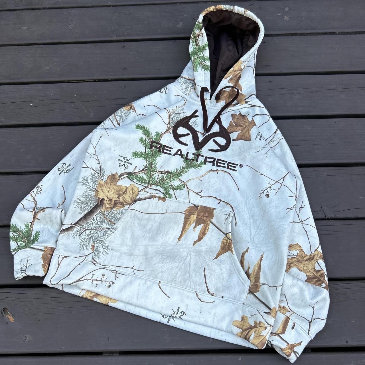 Vintage White RealTree Hoodie - Tagged Size Large... - Depop