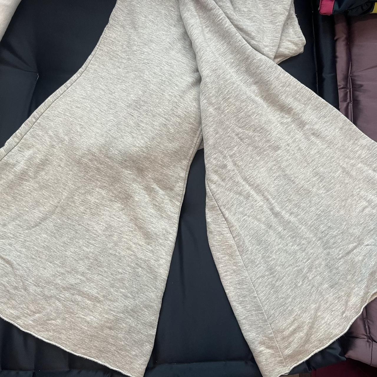 Wide leg flare leggings Grey L Arie - Depop