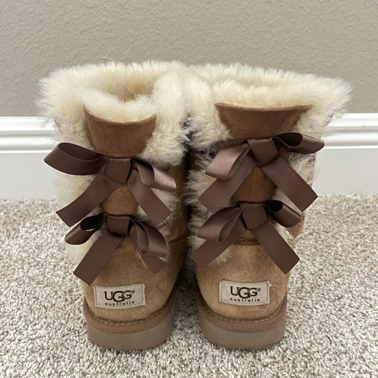 Bailey bow ugg boots size 5 women’s - Depop