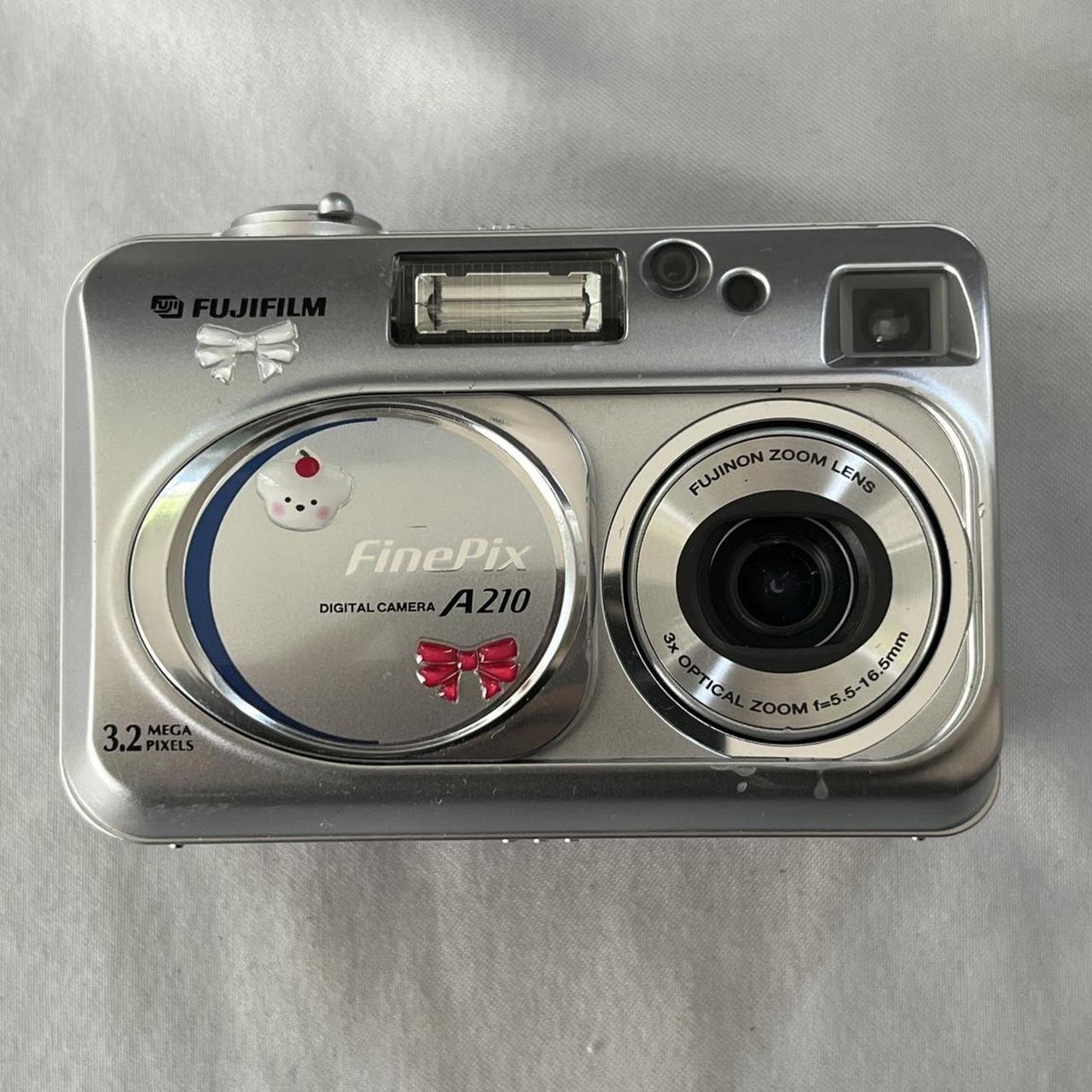 Fujifilm A210 Features -1/5” screen -3x... - Depop