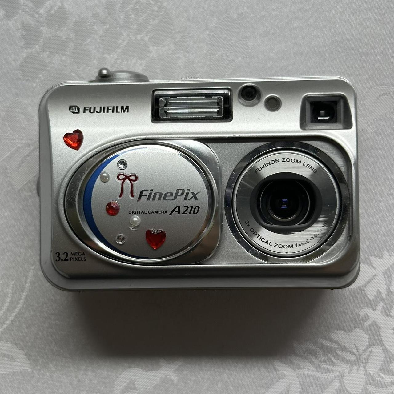 Fujifilm Finepix A210 ♡𝘾𝙤𝙢𝙚𝙨 𝙬𝙞𝙩𝙝♡ Camera ... - Depop