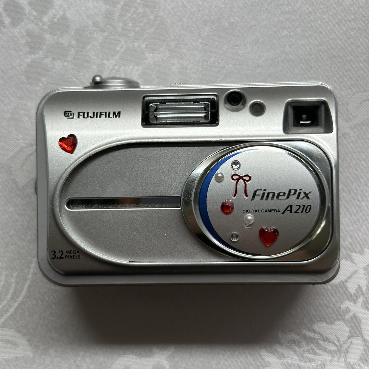 Fujifilm Finepix A210 ♡𝘾𝙤𝙢𝙚𝙨 𝙬𝙞𝙩𝙝♡ Camera ... - Depop