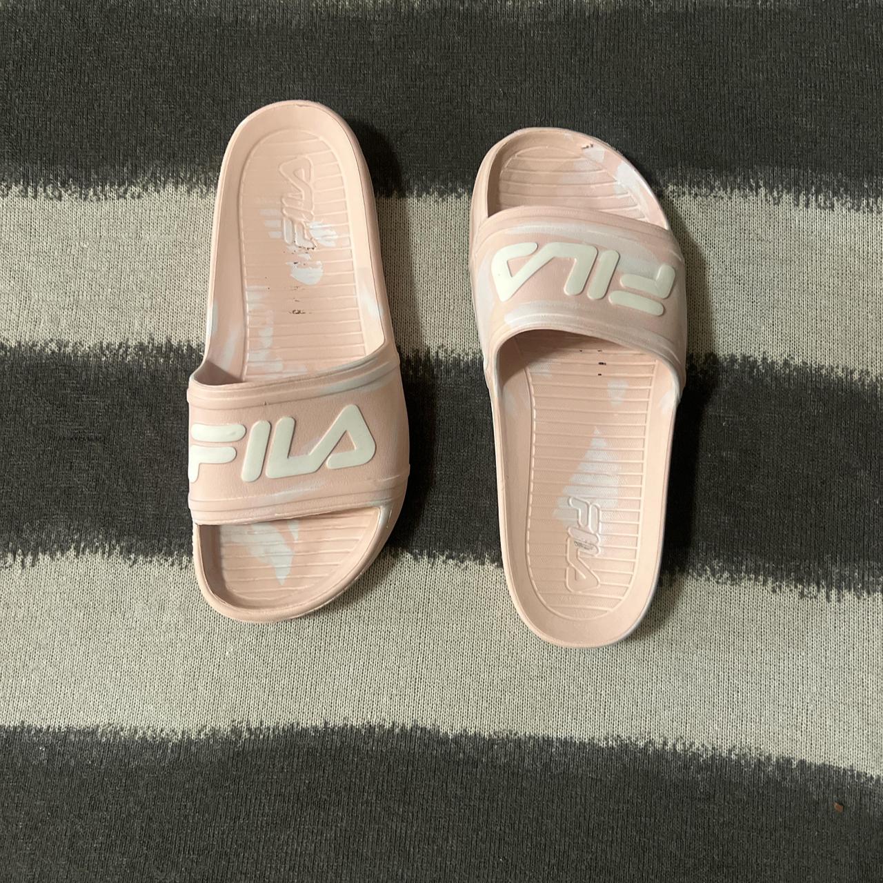 Pink Fila slides size 9 - Depop