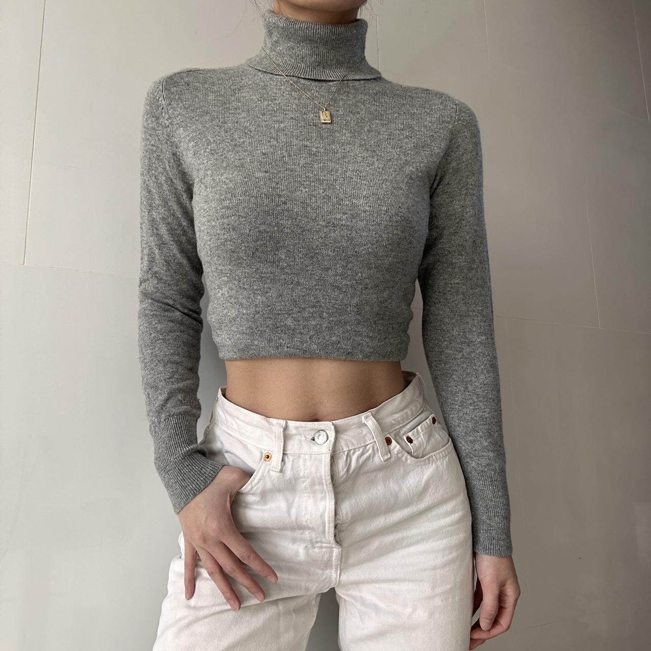 Everlane grey turtleneck In great condition 100%... - Depop
