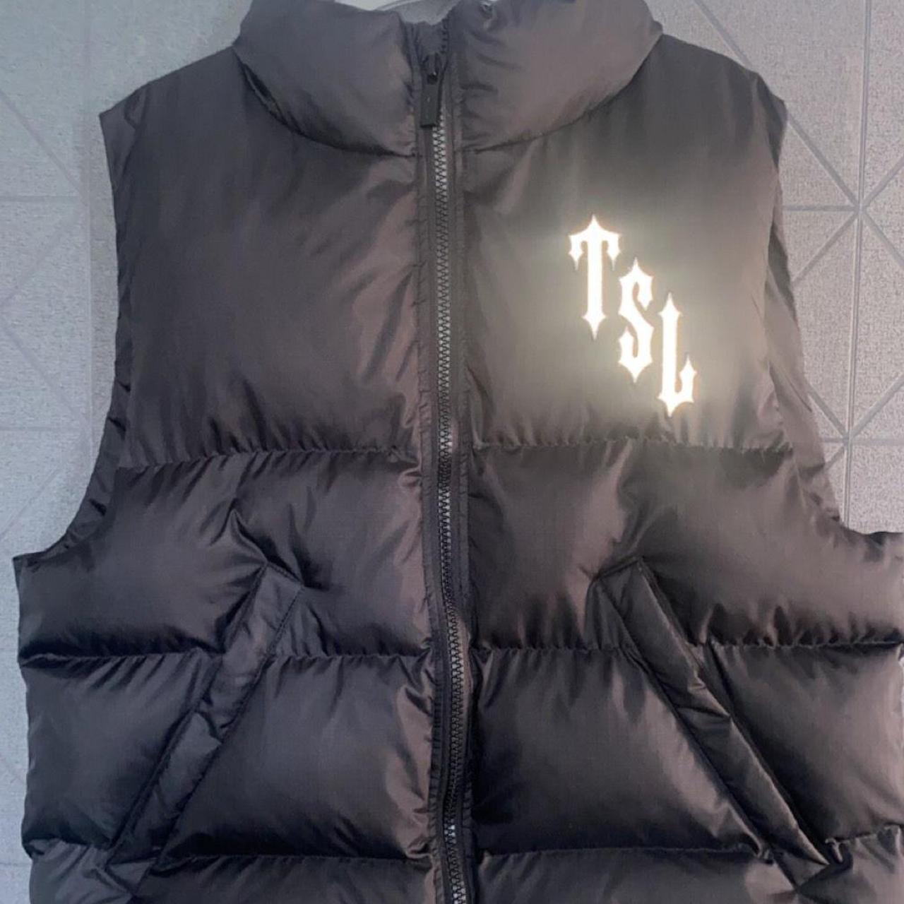 Trapstar gilet- Size L Only been worn twice Great... - Depop