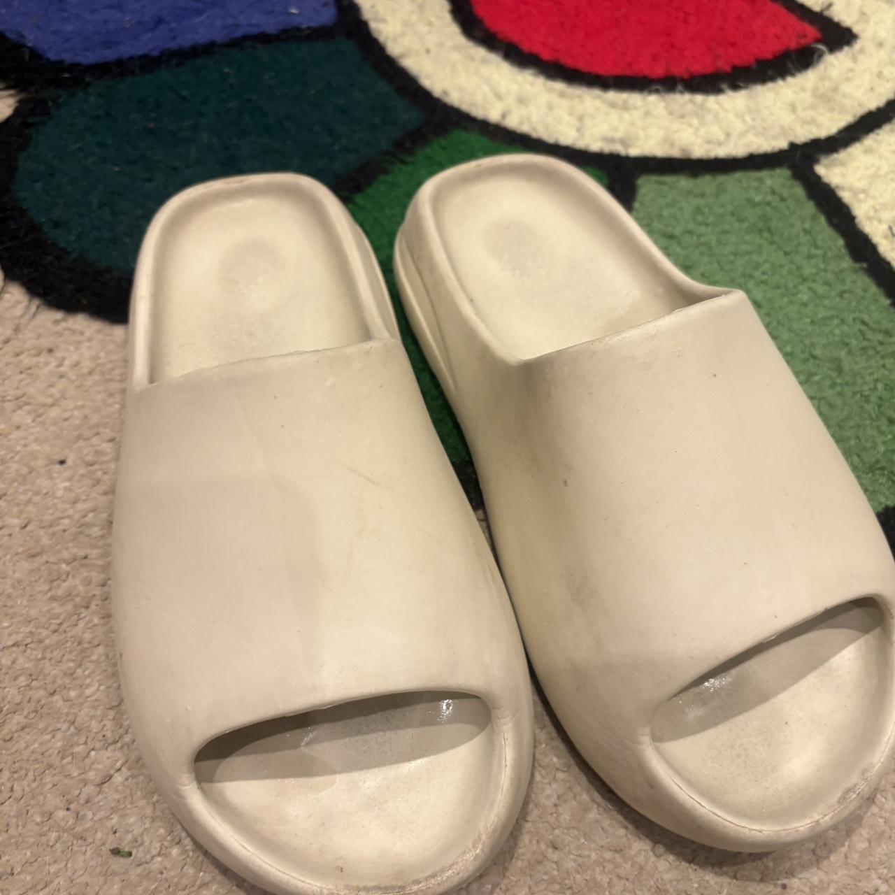 Yeezy slide style slides Size 7 - Depop