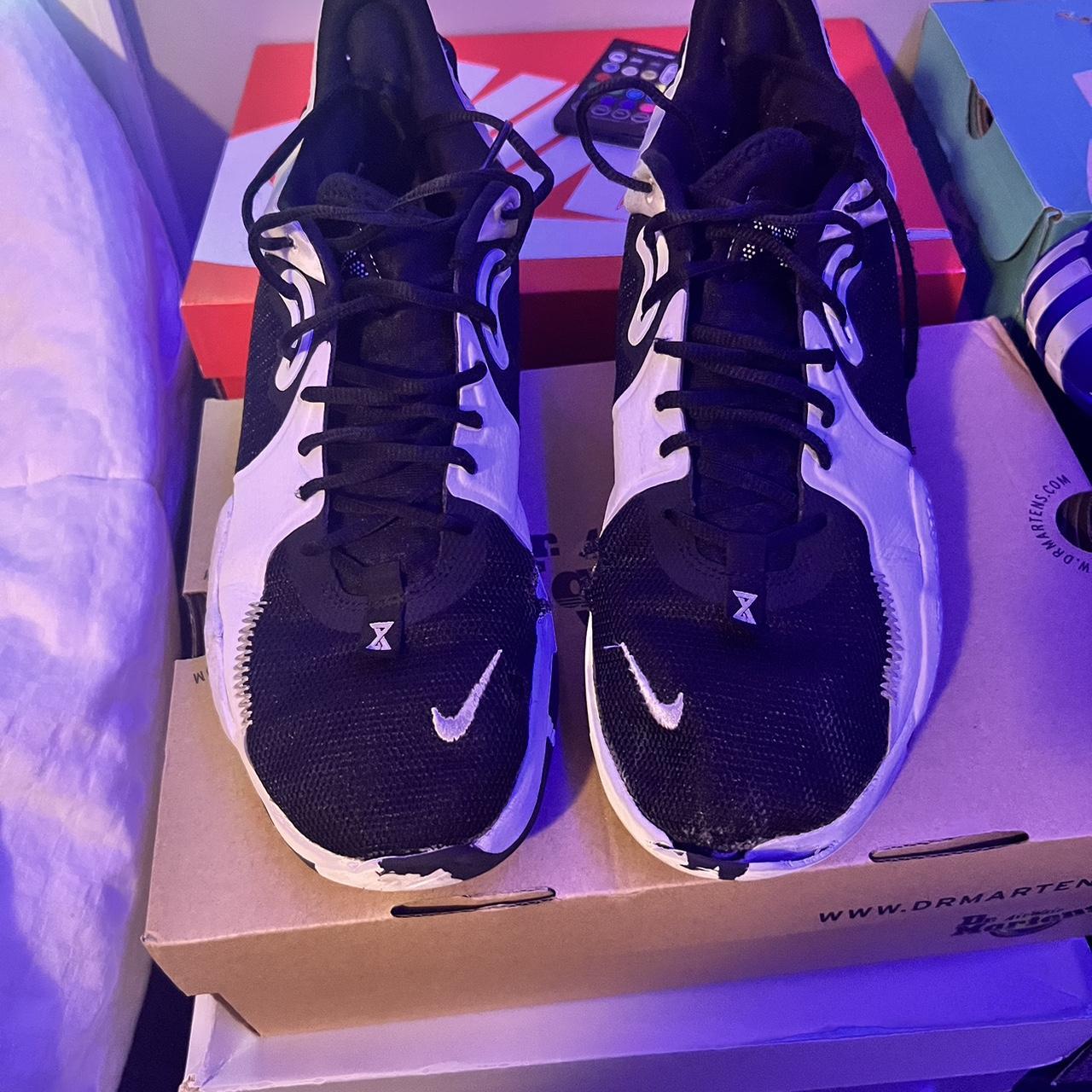 Pg 5s black and white Sz 11 - Depop