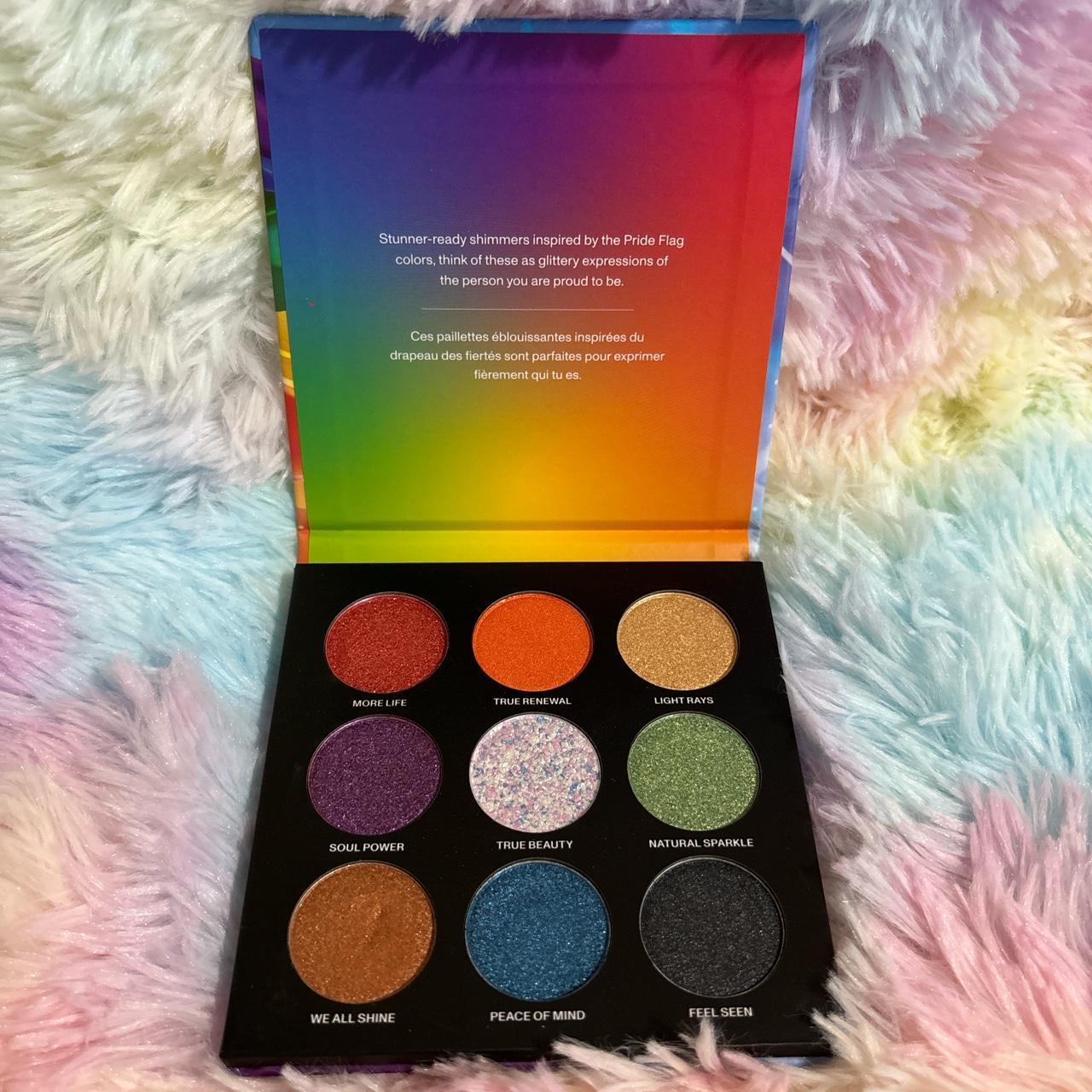 Morphe - eyeshadow palette Brand new has a minor... - Depop