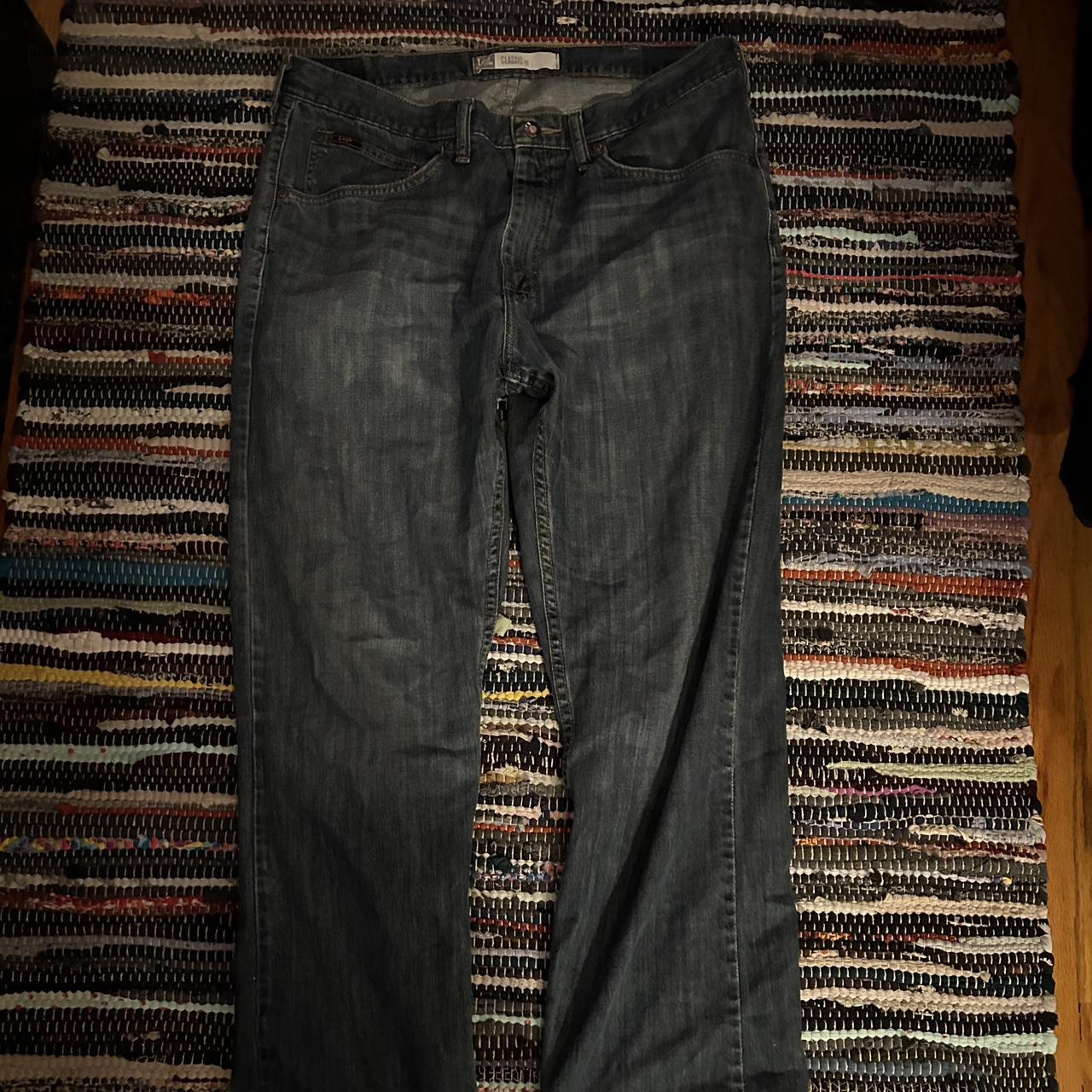 lee classic fit denim jeans fairly used smoke free... - Depop