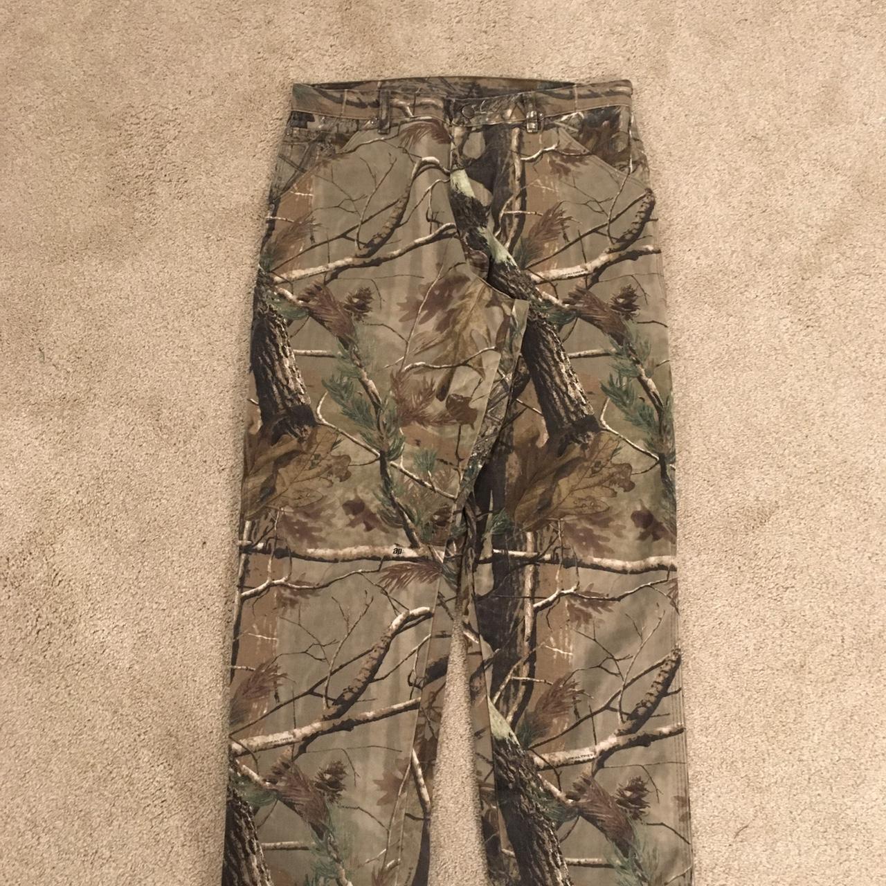 Wrangler Baggy Vintage Real Tree pants Size 36 x 30... - Depop