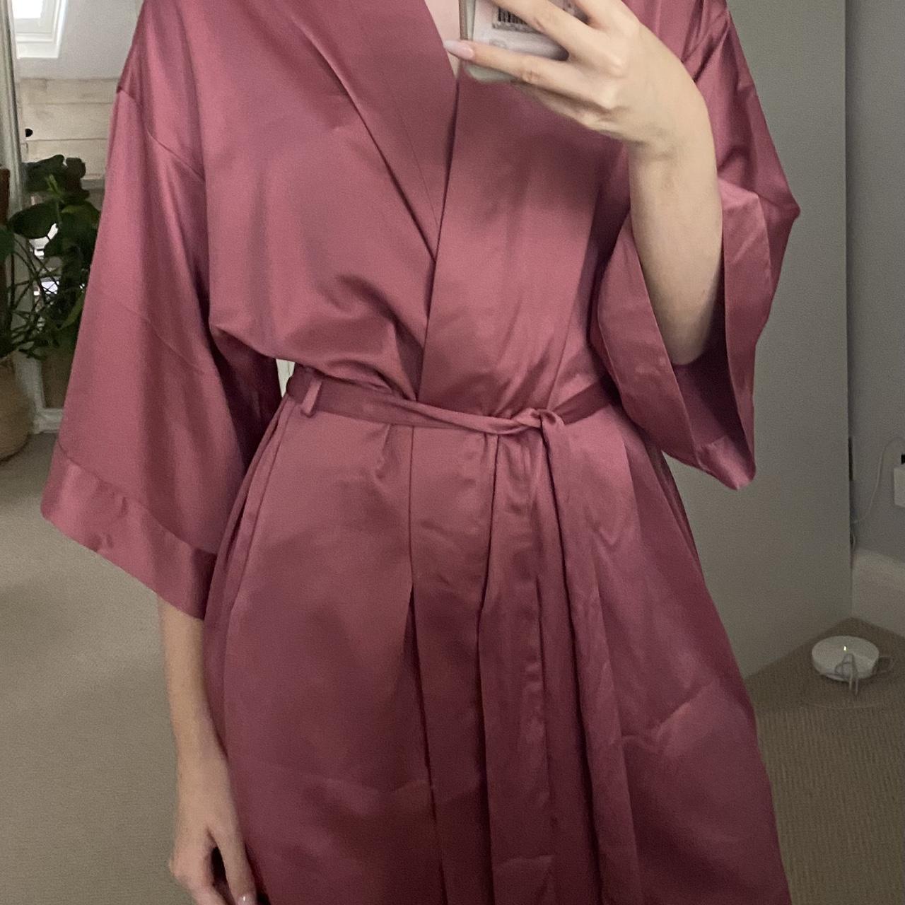 victoria’s secret pink robe - Depop