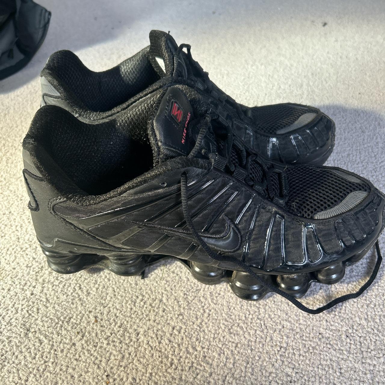 black nike shocks size 9 men’s - Depop