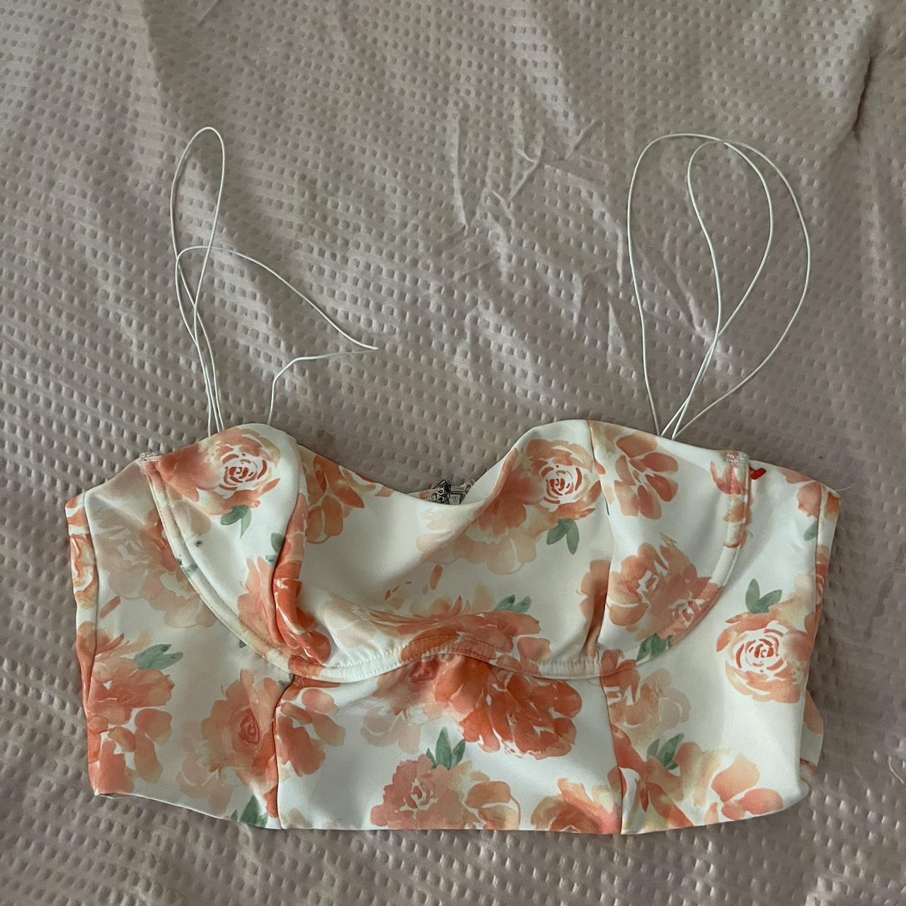 cute white fox top size L fits M/L send offers!!! - Depop