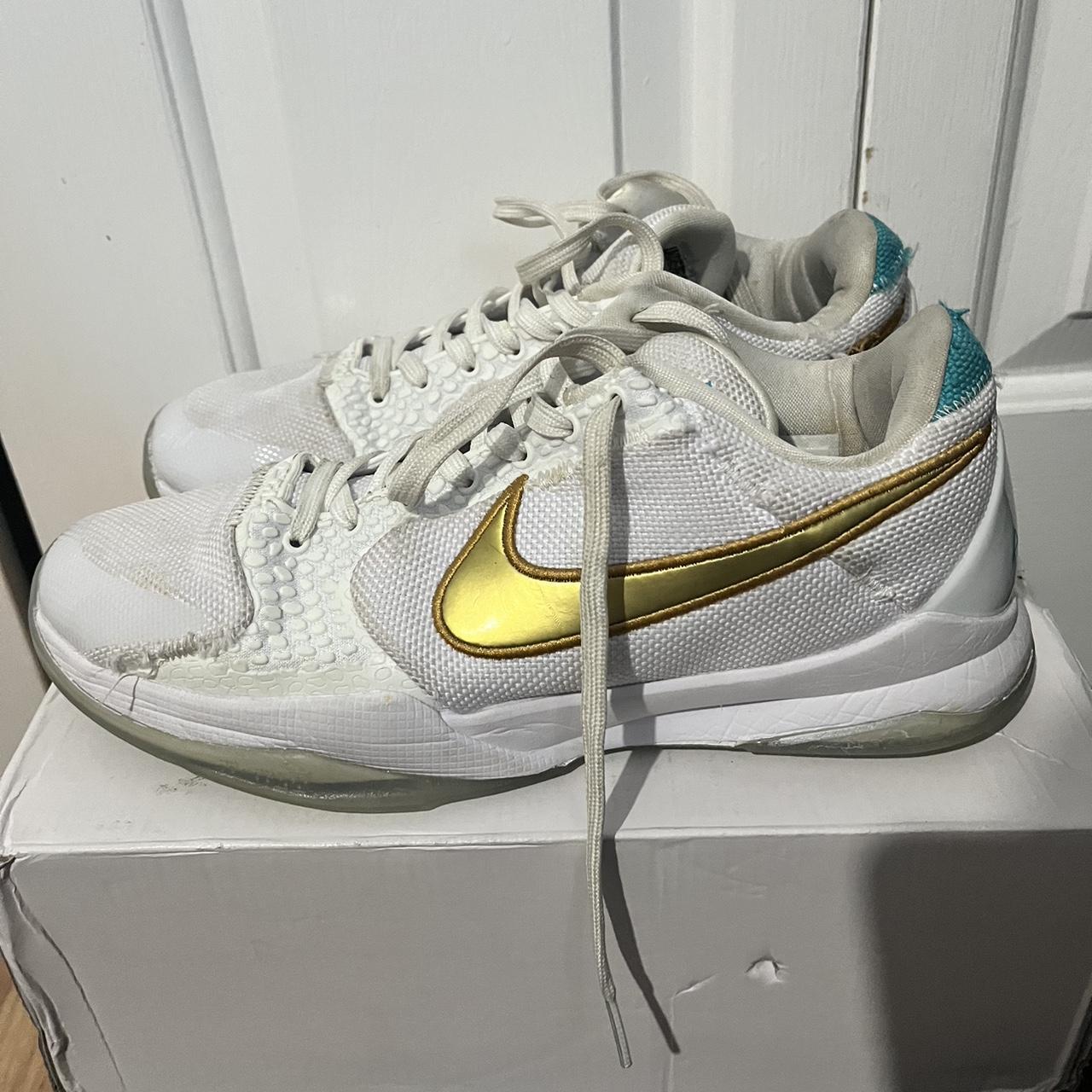 kobe 5 v protro undftd-pack .comes with original box - Depop