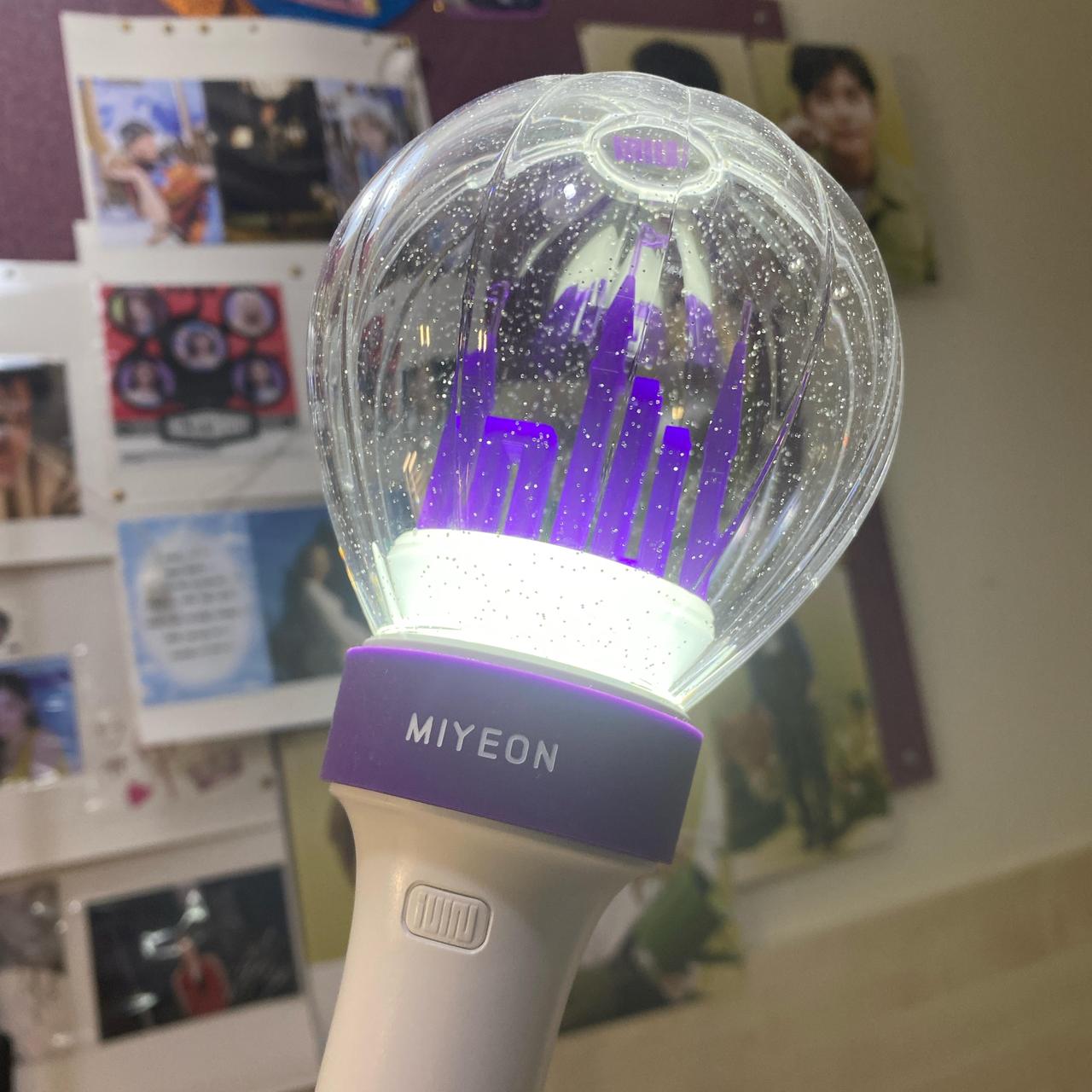 Gidle lightstick It doesn't have its original box,... - Depop