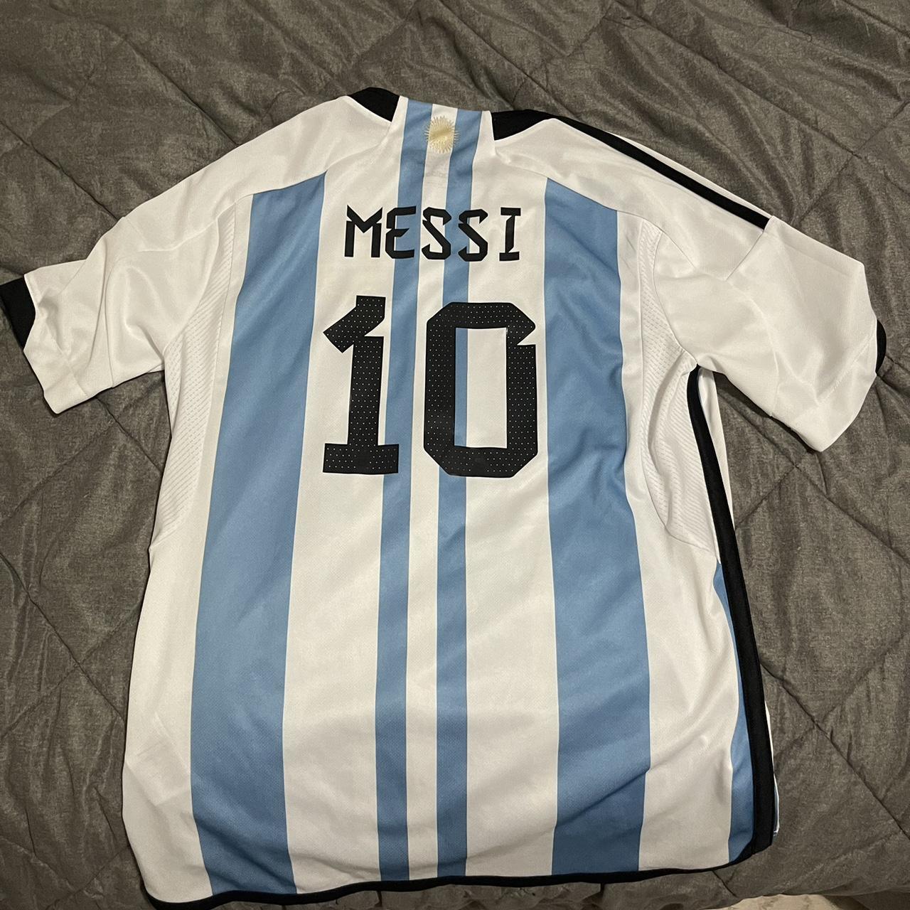Messi Argentina kit Medium - Depop