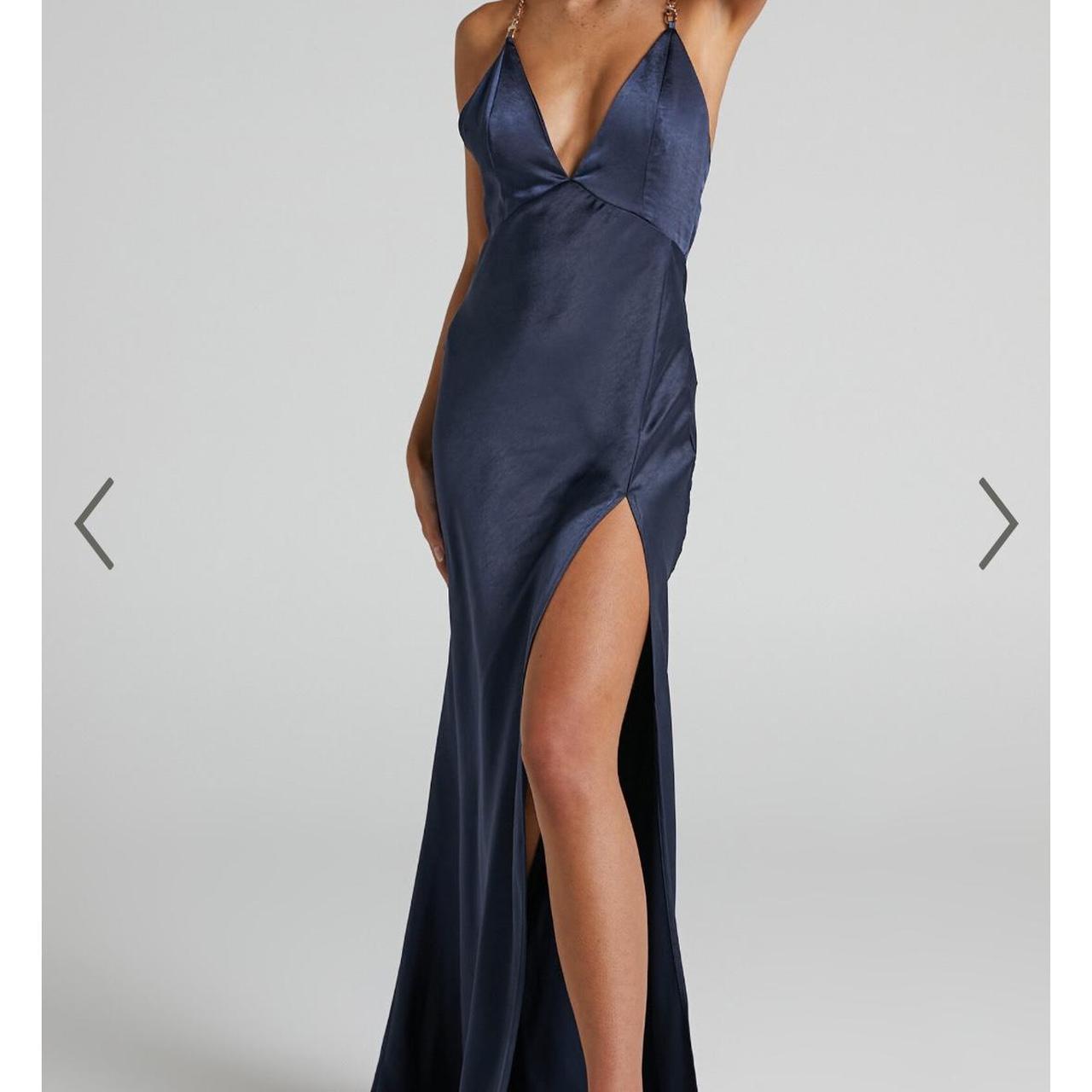 Showpo navy blue statin dress with gold chains New... - Depop