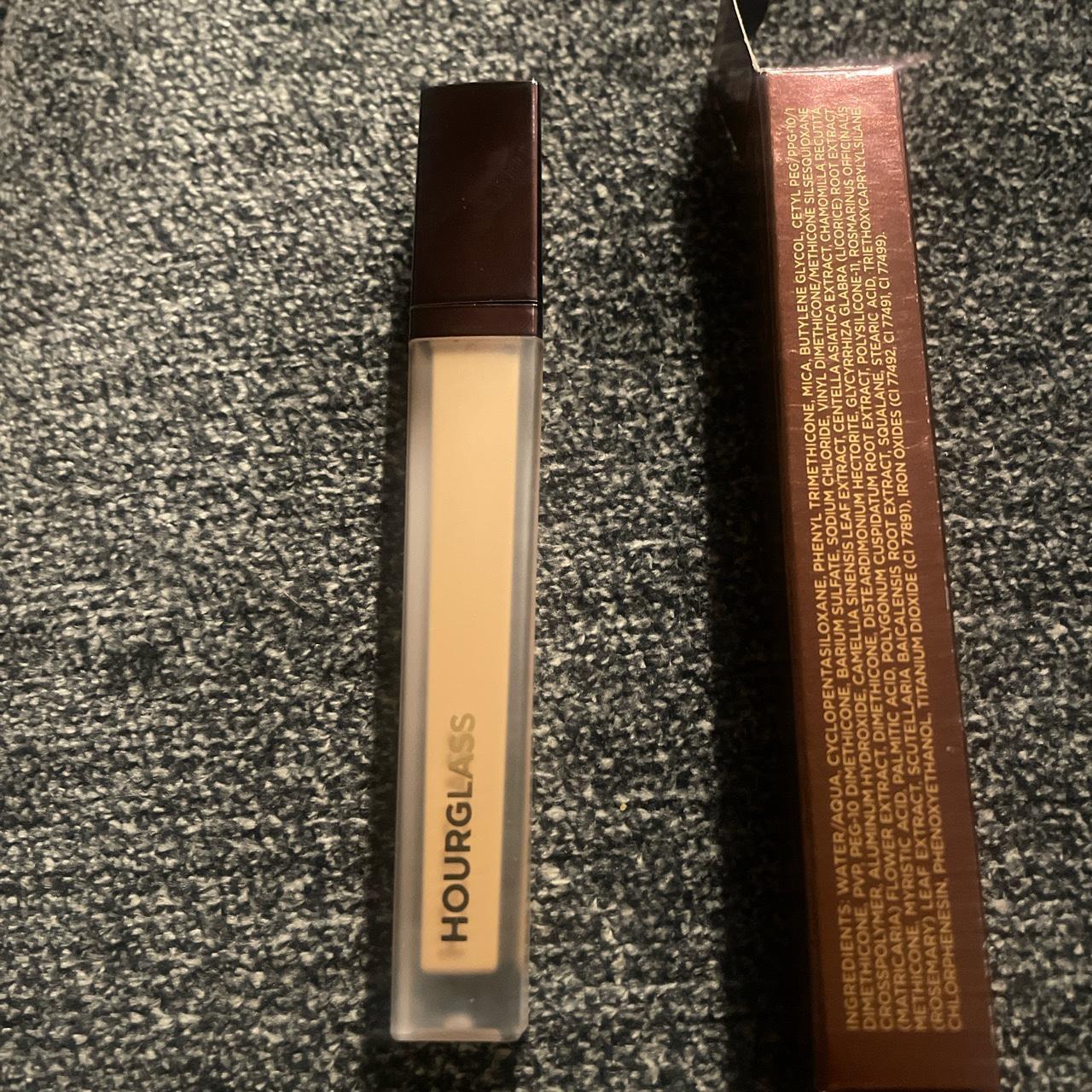 Hourglass Vanish Airbrush Concealer (dune 7.5) - Depop