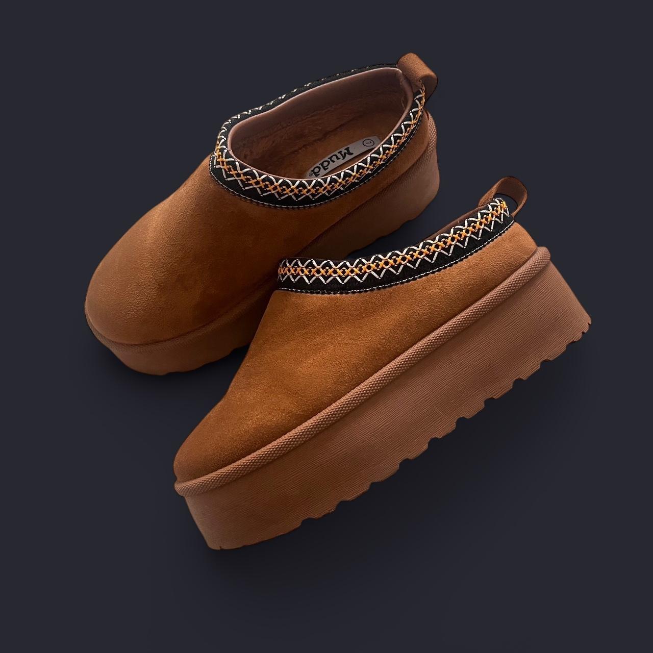 Super cute mudd caramel brown platform ugg dupes... | Depop