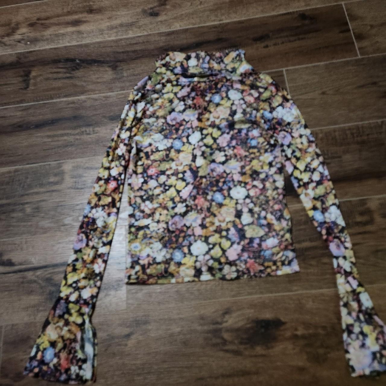 Woman's longsleeve mesh top wide arm flowy - Depop