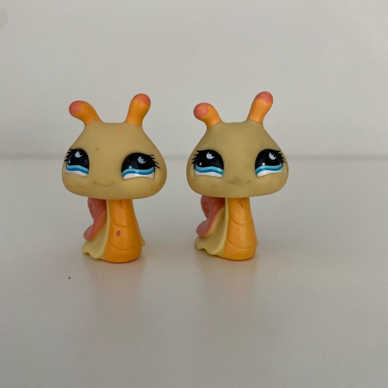 LPS #890 Both have little drawings on the bottom - Depop