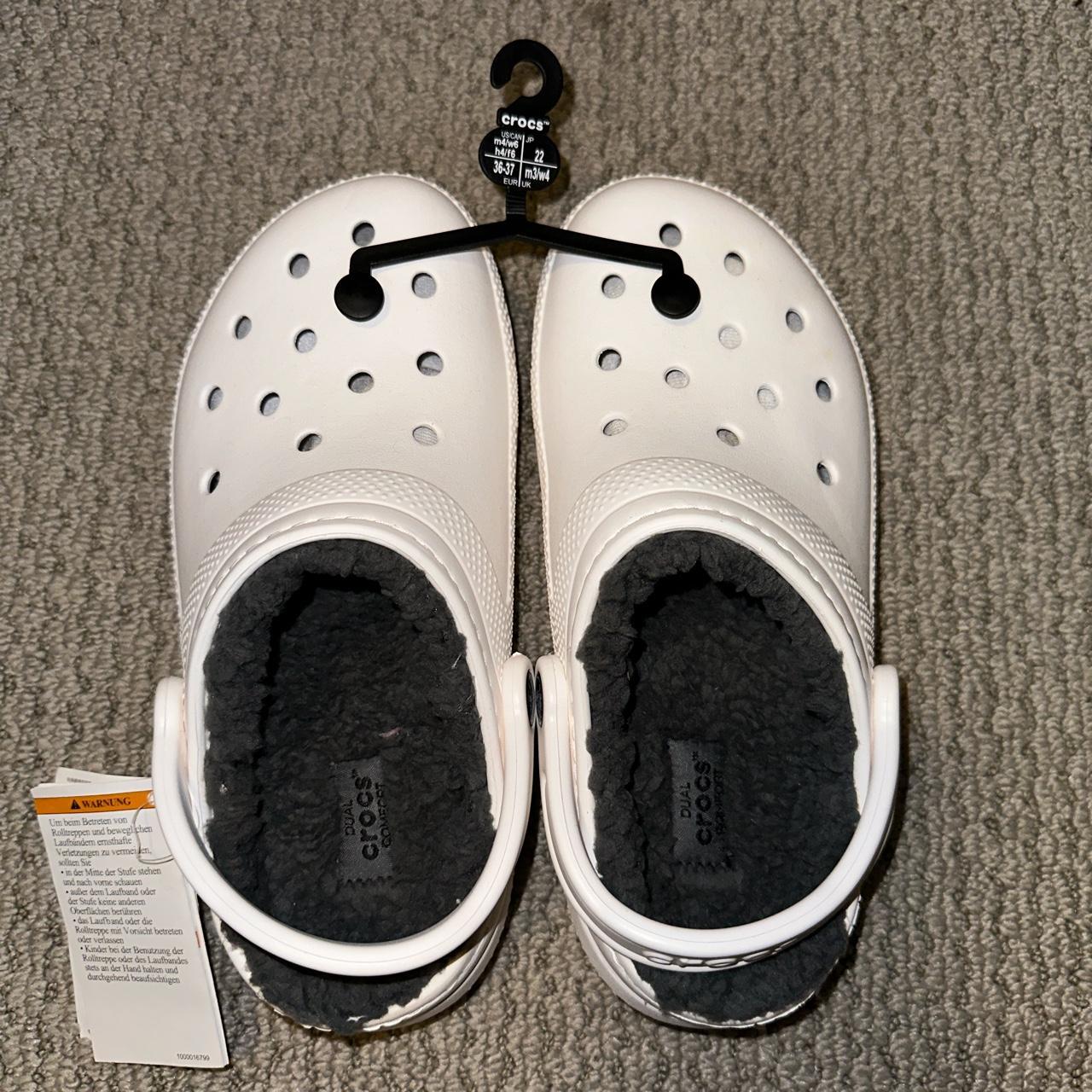 Woman’s/Mens classic fuzz lined crocs size W6/M4 - Depop