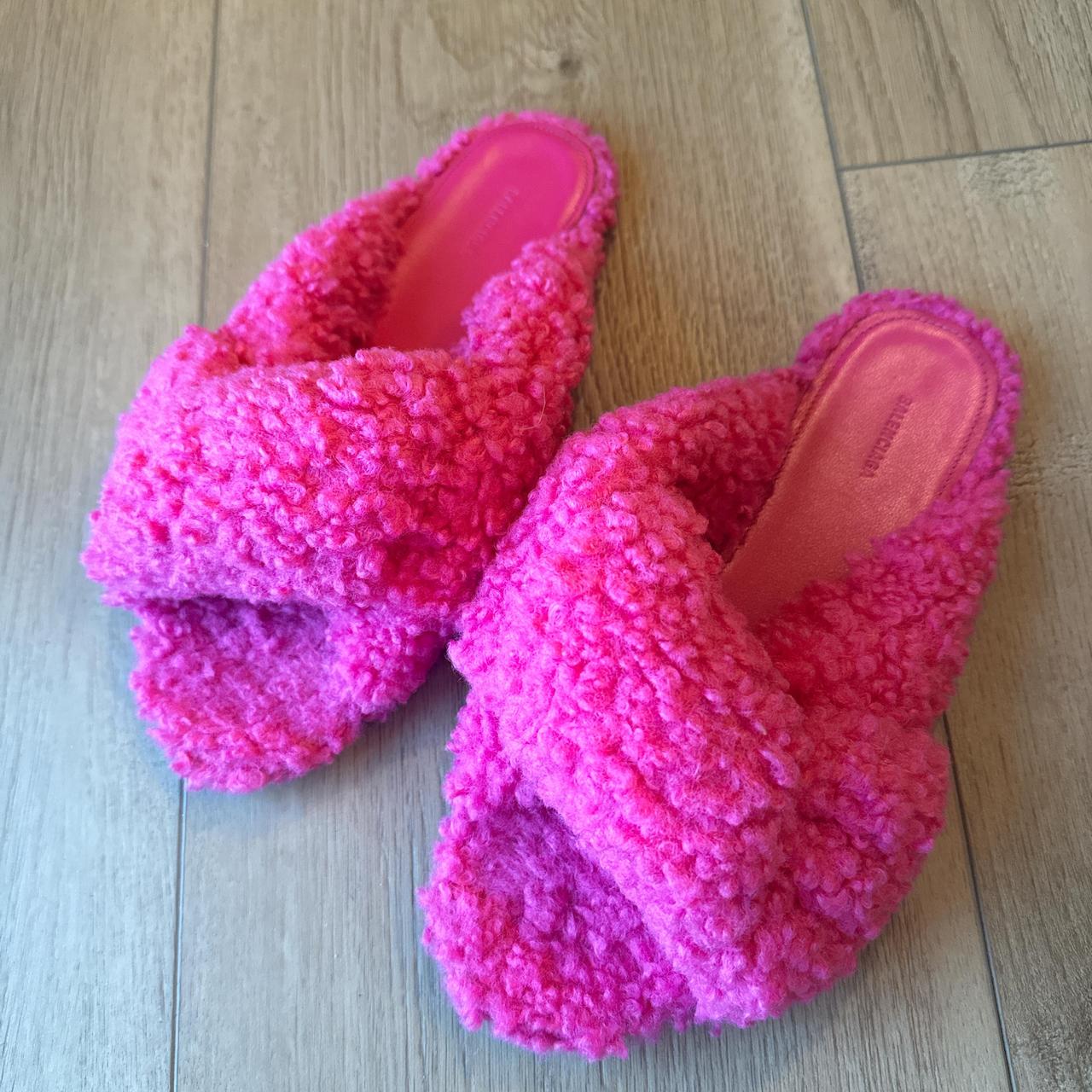 BRAND NEW BALENCIAGA DRAPY HOT PINK FUZZY SLIDES 37 - Depop