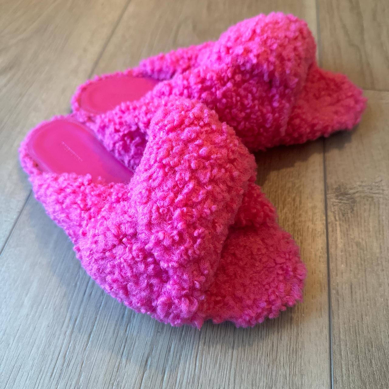 BRAND NEW BALENCIAGA DRAPY HOT PINK FUZZY SLIDES 37 - Depop