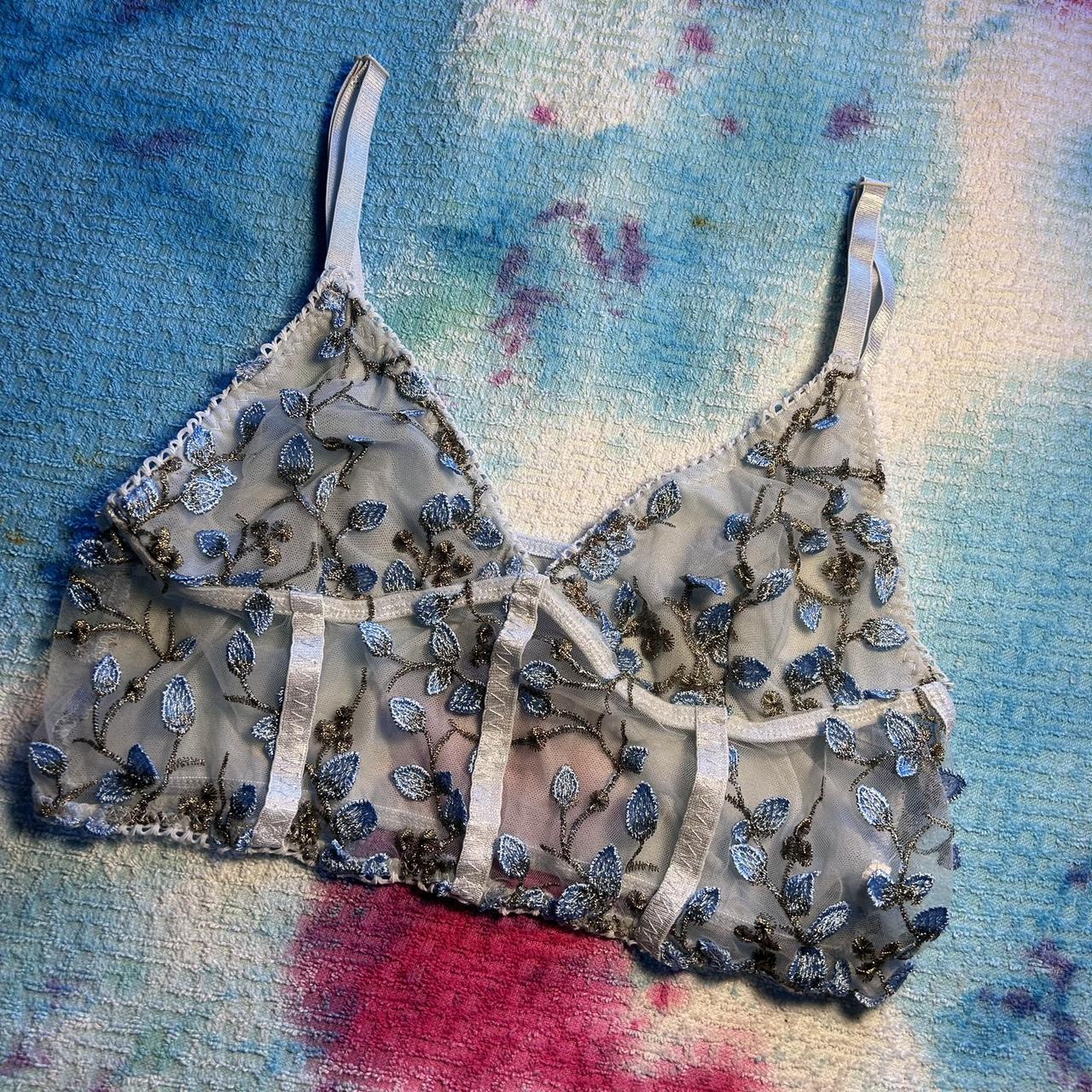 Adorable mesh ribbed blue flower top THRIFTED from a... - Depop