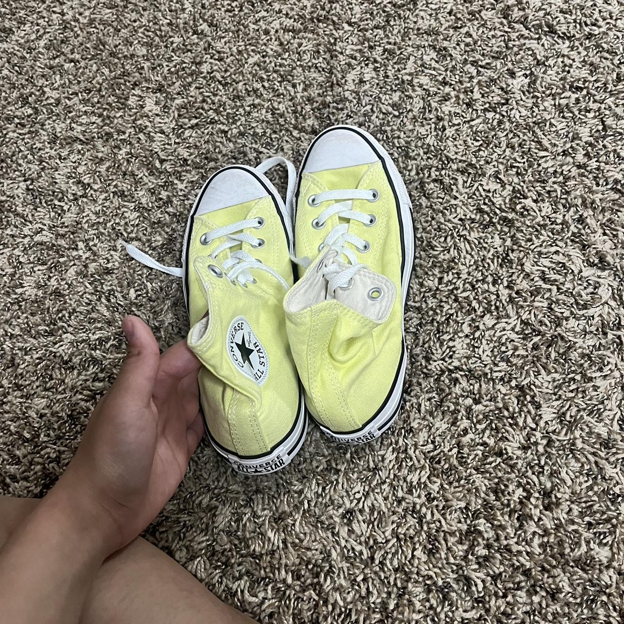 Converse Woman size 7.5 - Depop
