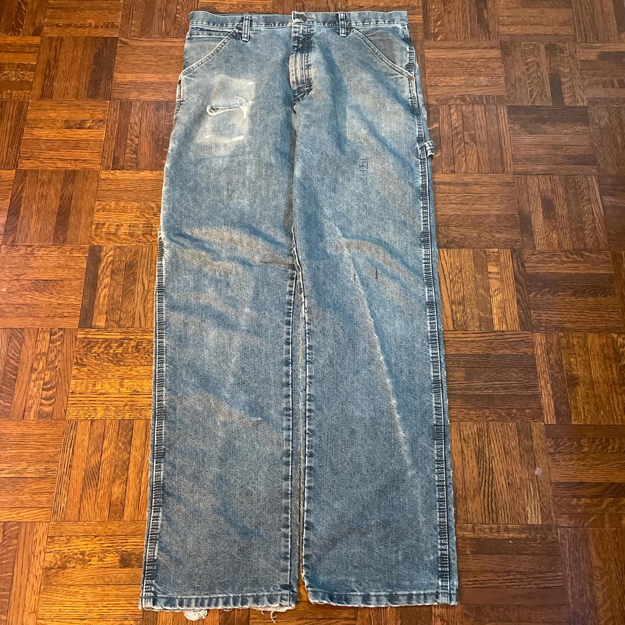 Wrangler jeans!! 32x34 but fits like a 32x32. Pretty... - Depop