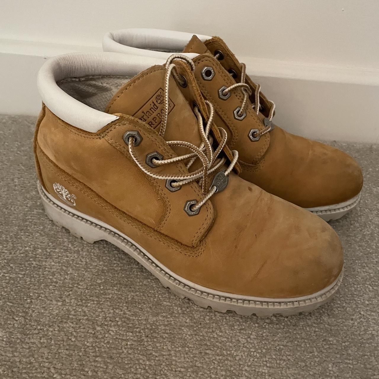 Timberland waterproof leather dessert boots size 4 - Depop