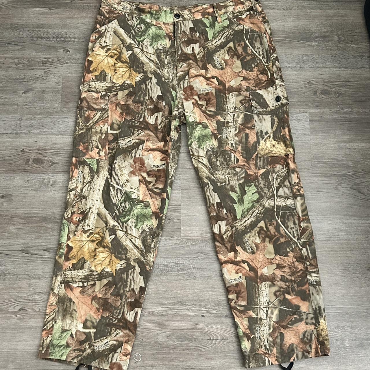 size 42 realtree like camo cargos 10 inch leg opening - Depop
