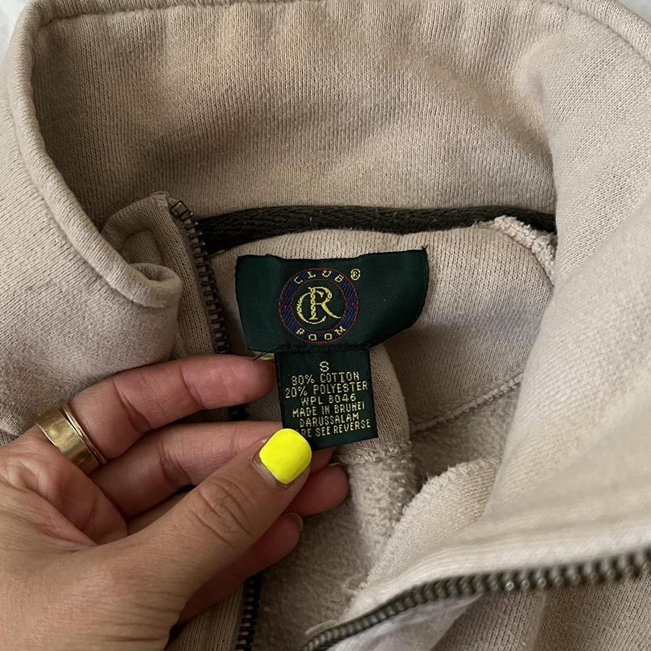 cream colored vintage crew neck! fits true to size! - Depop