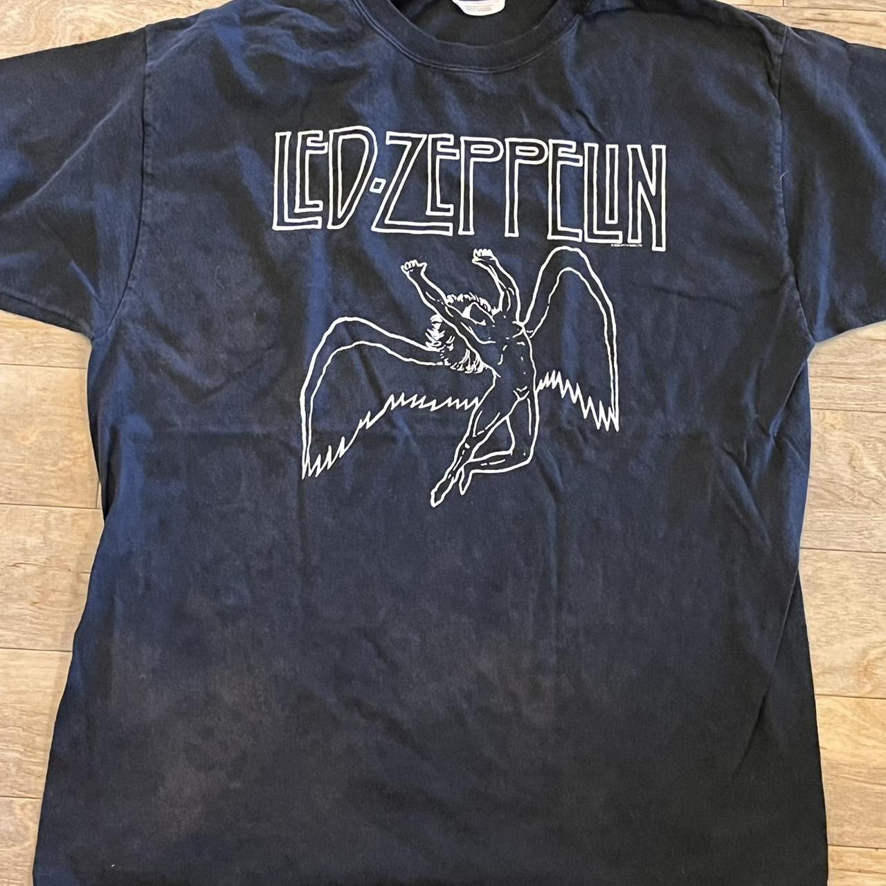 2004 led zeppelin tee size large some fading on front - Depop