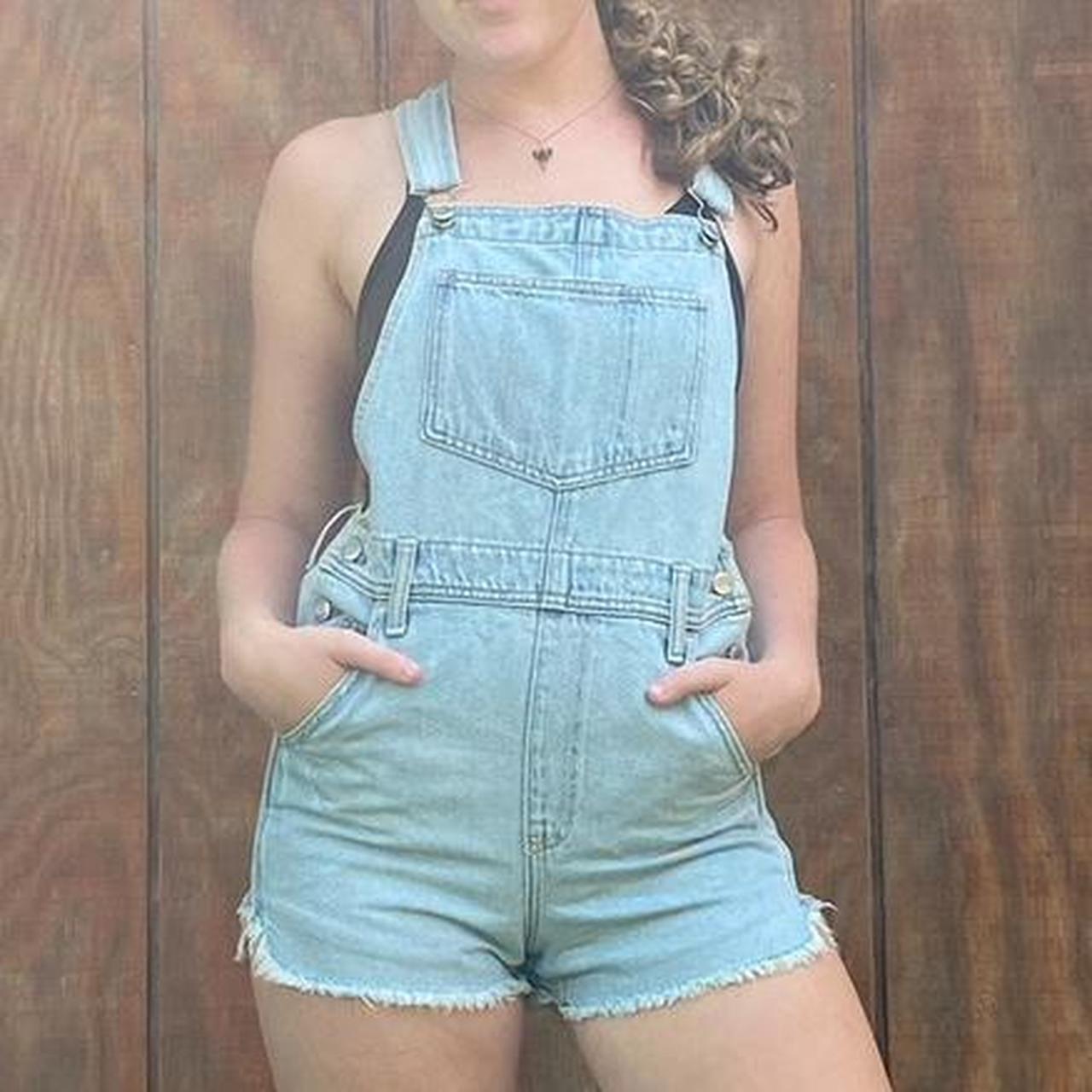 XS American Eagle Short Overalls only worn a few times. - Depop