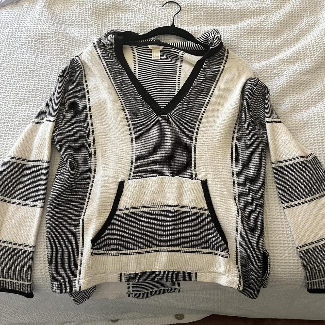 Forever 21 fashionable drug rug with hood Size small... - Depop