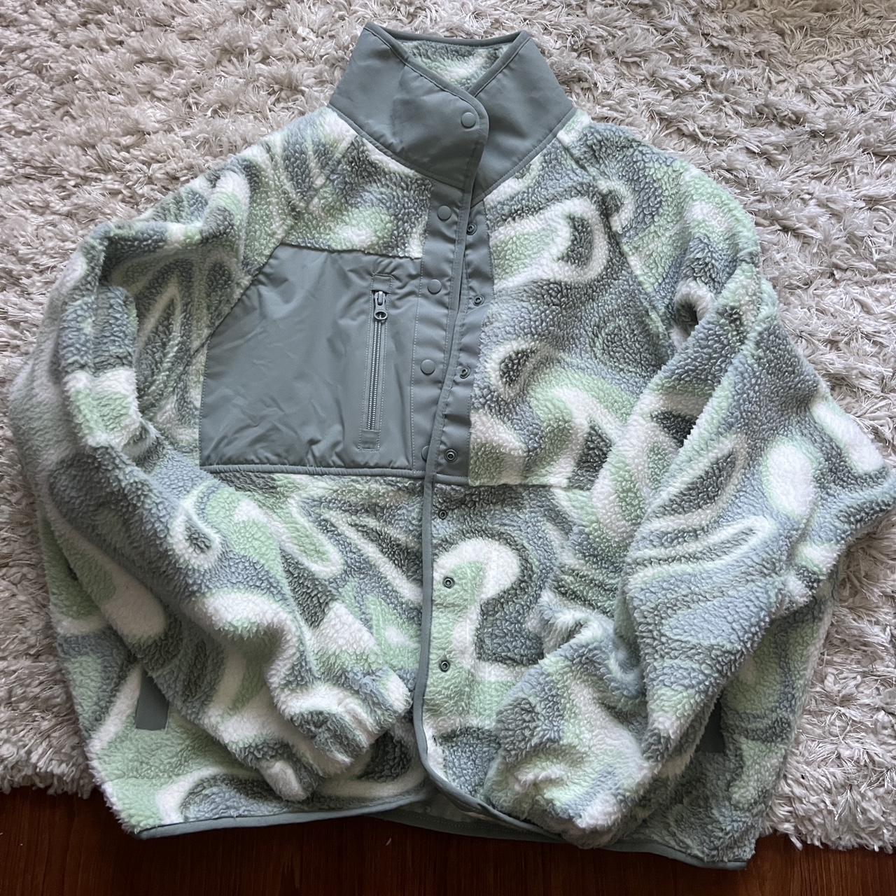 green patterned sherpa jacket - Depop